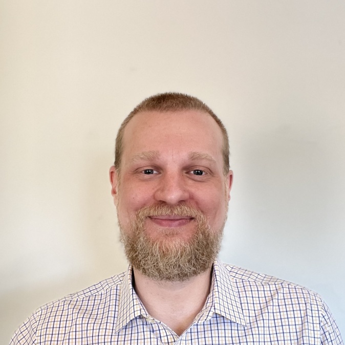 Therapist in Chicago, Illinois, Daniel Hauff, LPC, CADC