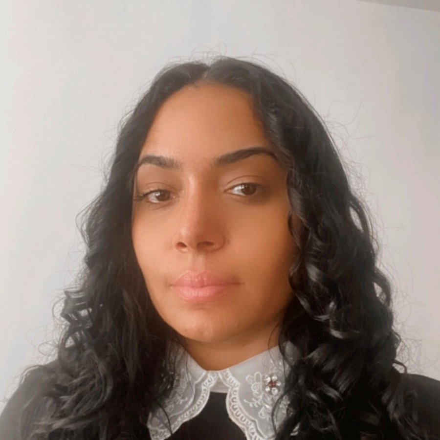 Therapist in Long Island City, New York, Daisy Malik, LMHC