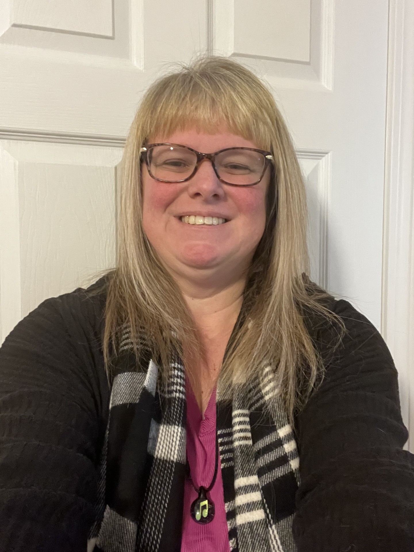 Therapist in Providence, Rhode Island, Linda Tavares, LMHC